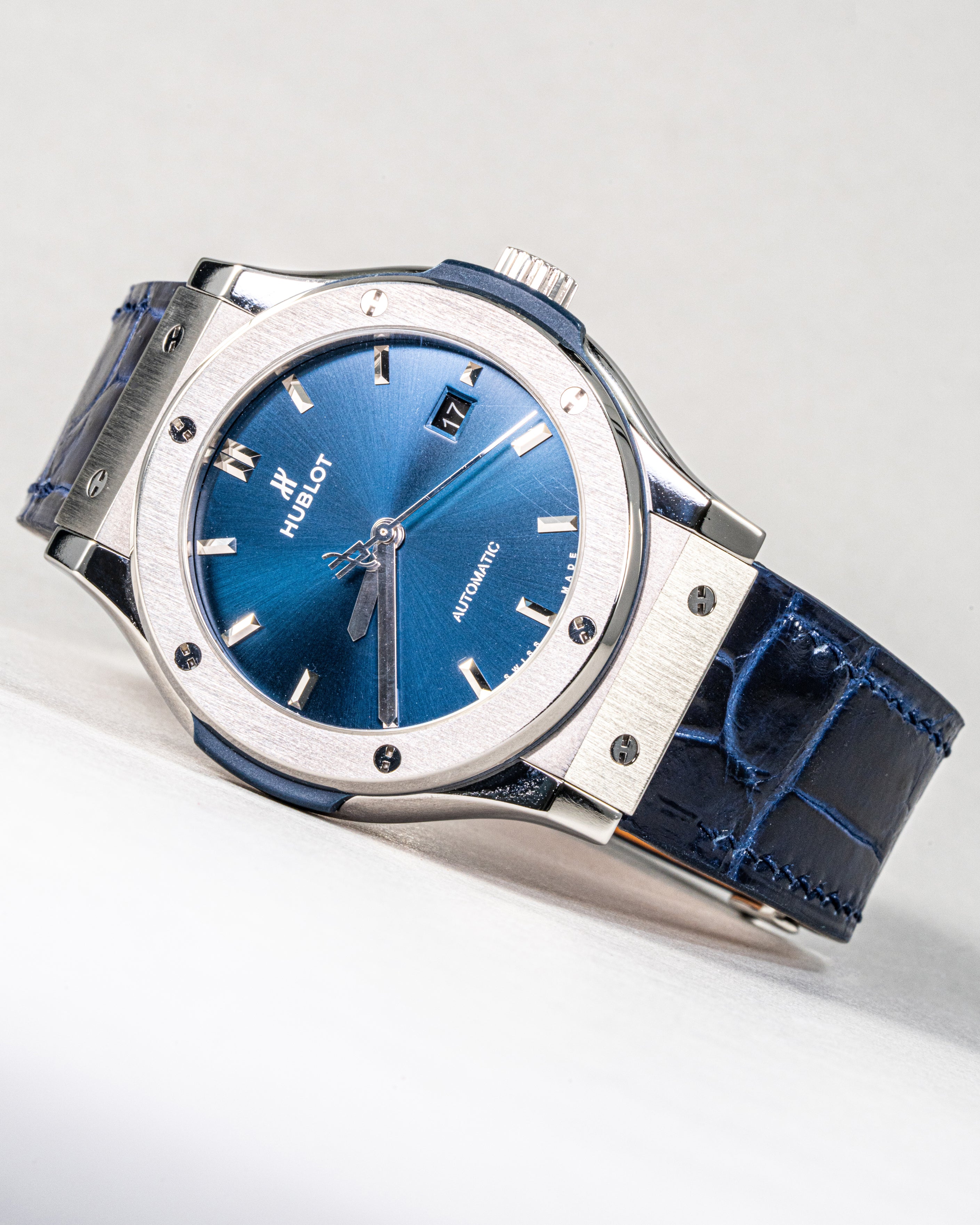 Bespoke Watch Strap in Electric Blue Crocodile – Solitaire Official