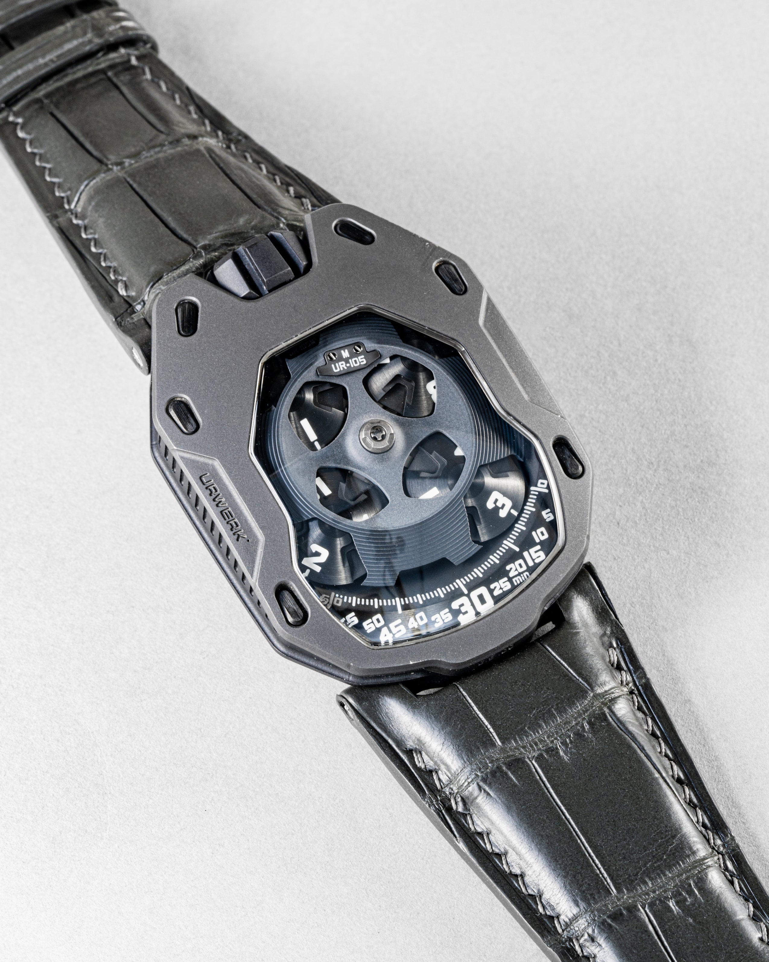 Bespoke Watch Strap in Graphite Grey Alligator – Solitaire Official