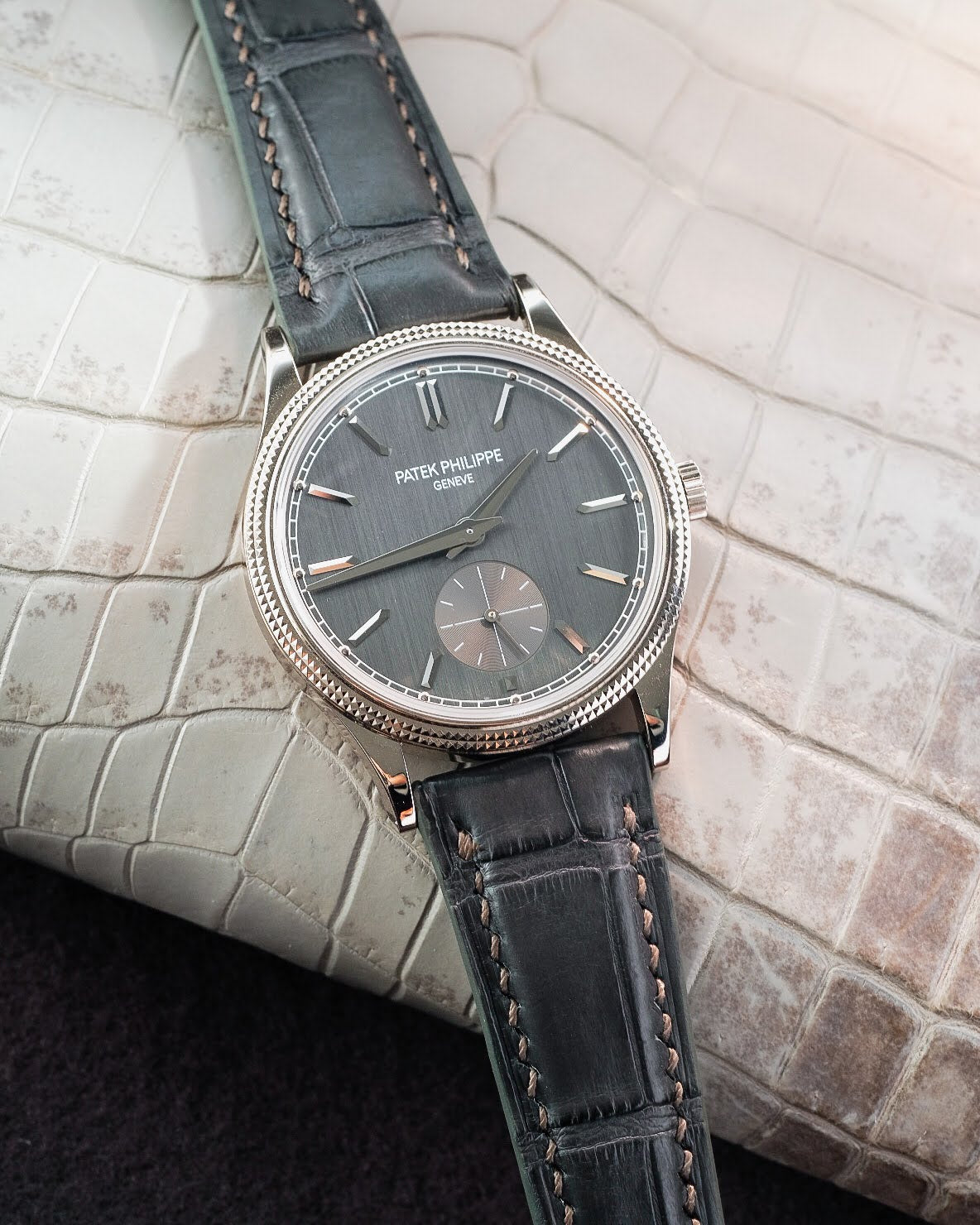 Bespoke Watch Strap in Graphite Grey Alligator – Solitaire Official