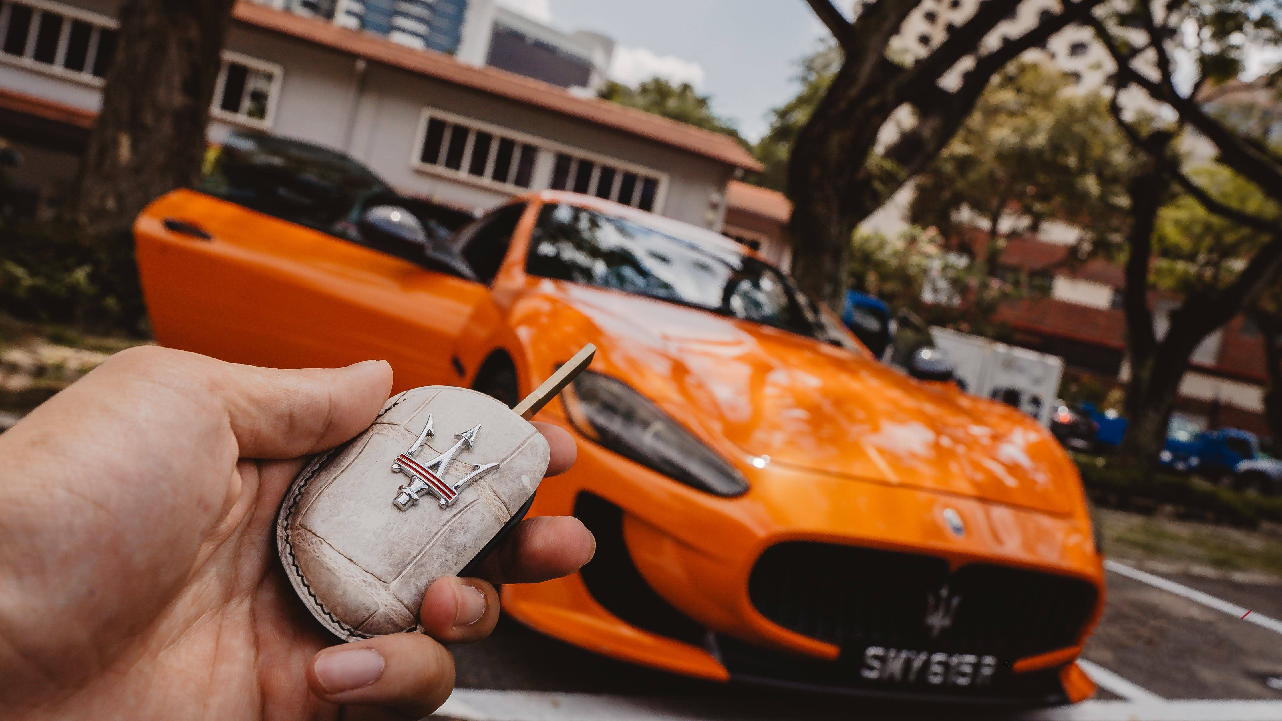 Bespoke Key Fob Cover in Natural Himalayan Crocodile – Solitaire Official