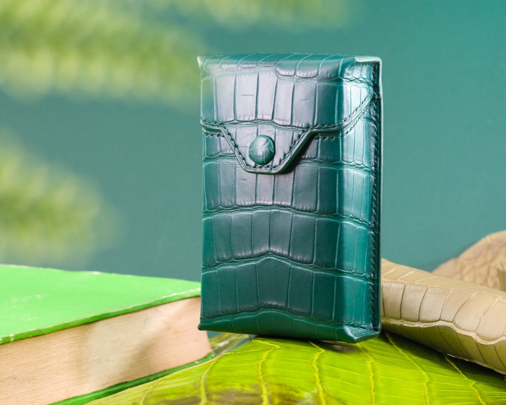 Bespoke Cigarette Box Cover in Emerald Green Crocodile – Solitaire Official