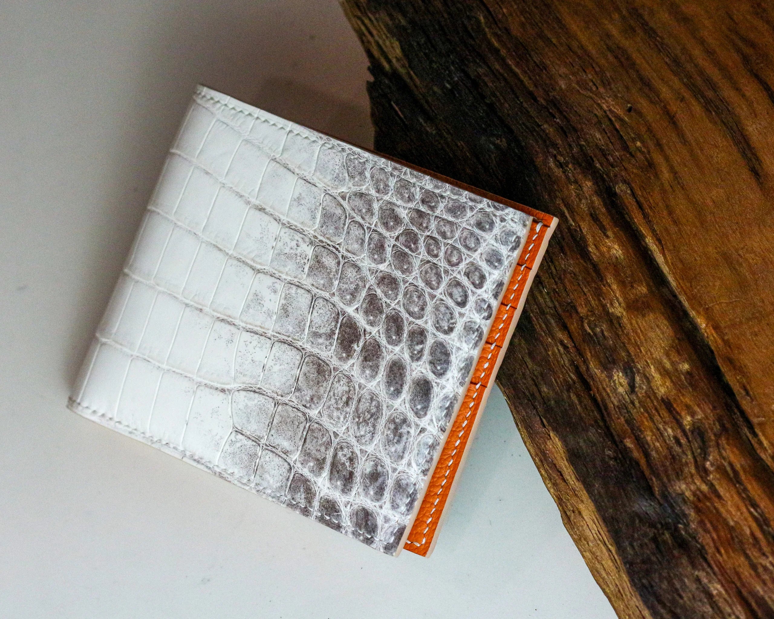 Bespoke Bifold Wallet in Natural Himalayan Crocodile – Solitaire Official