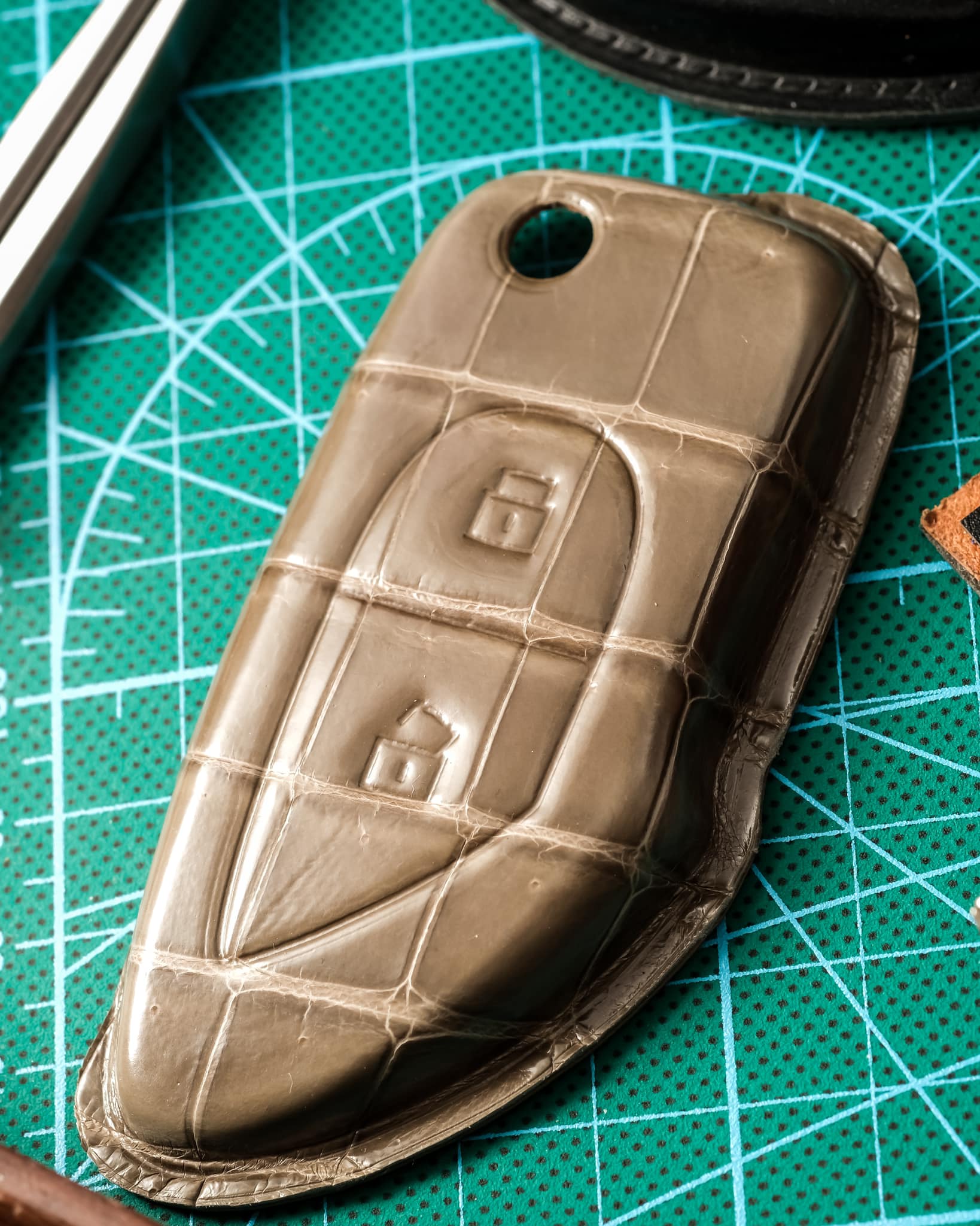 Bespoke Key Fob Cover in Grey Crocodile – Solitaire Official