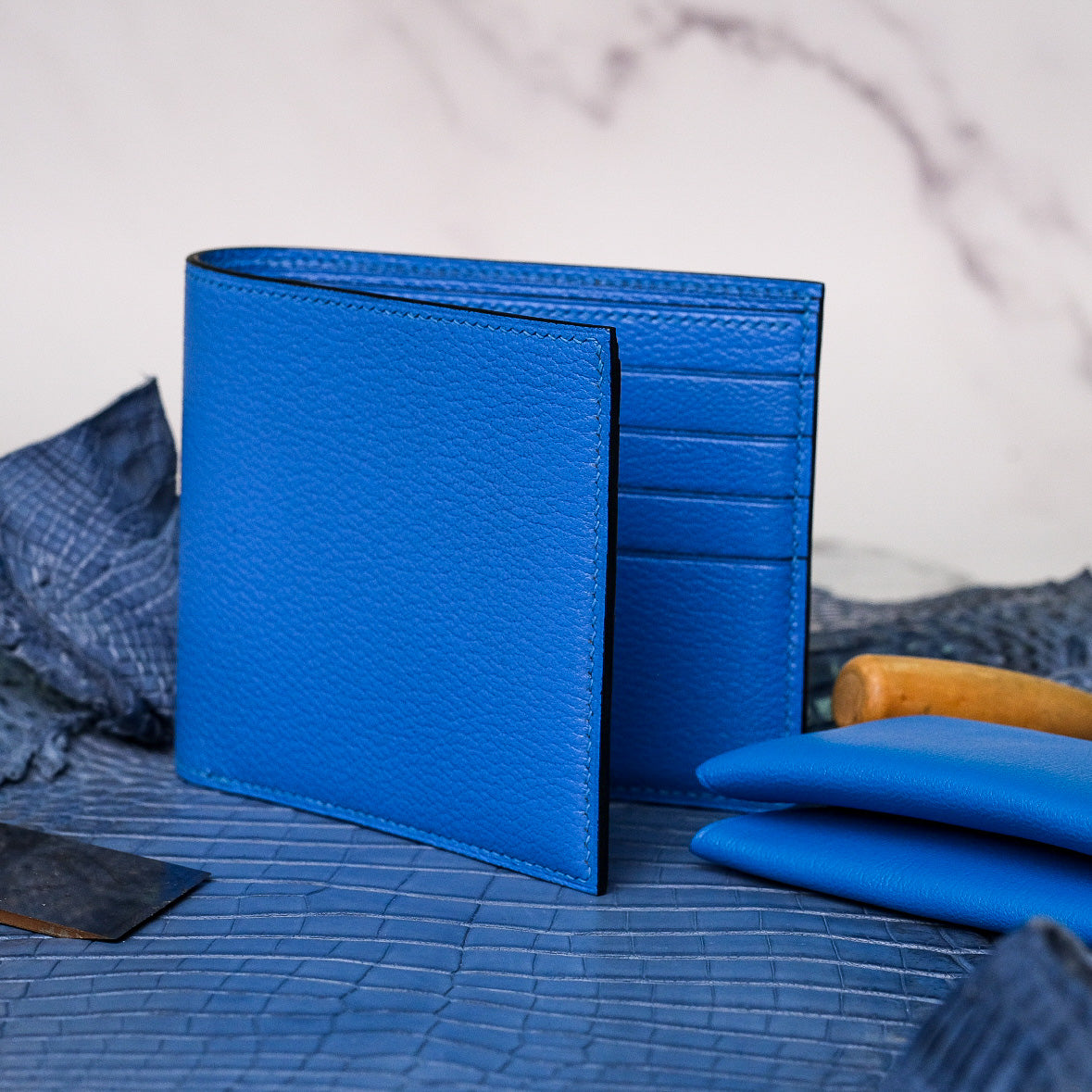Bespoke Bifold Wallet in Royal Blue Chèvre – Solitaire Official