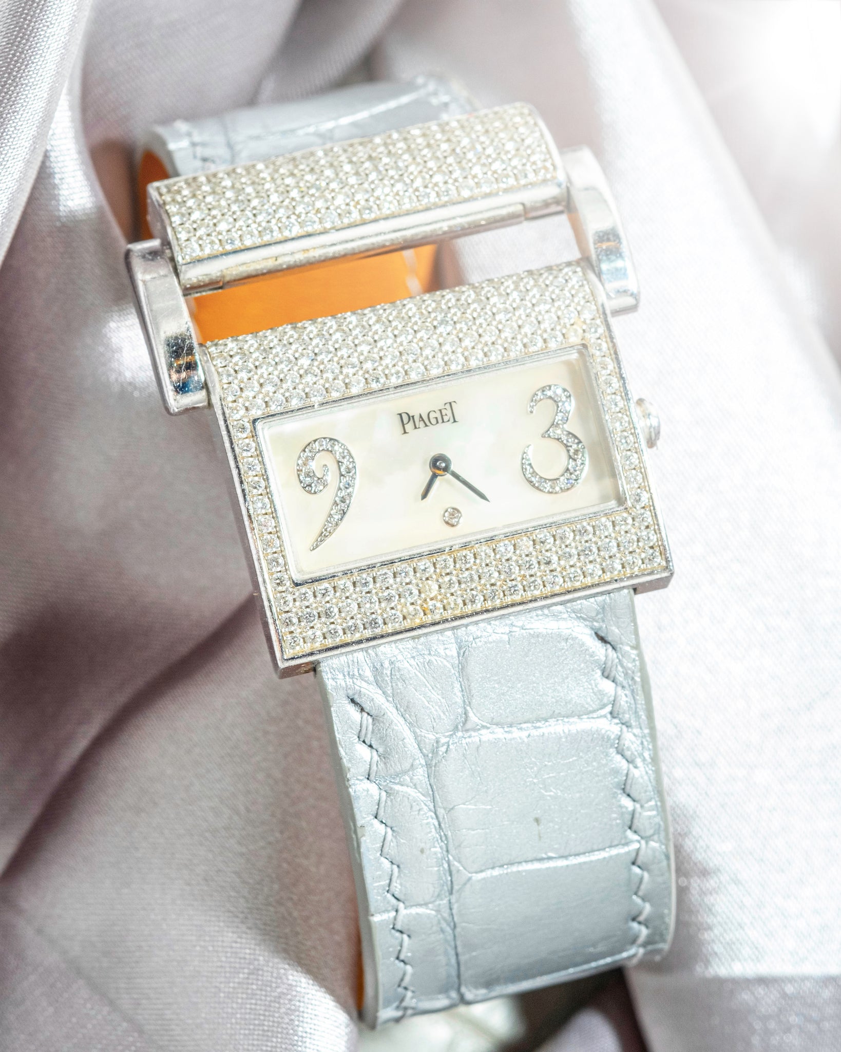 Bespoke Watch Strap in Metallic Silver Alligator – Solitaire Official