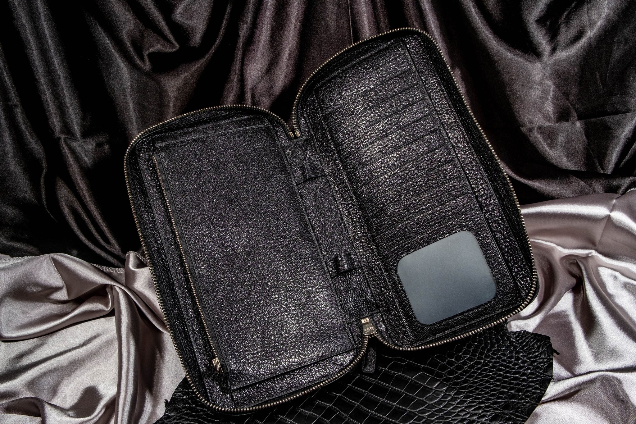 Bespoke Long Wallet in Black Chevre – Solitaire Official