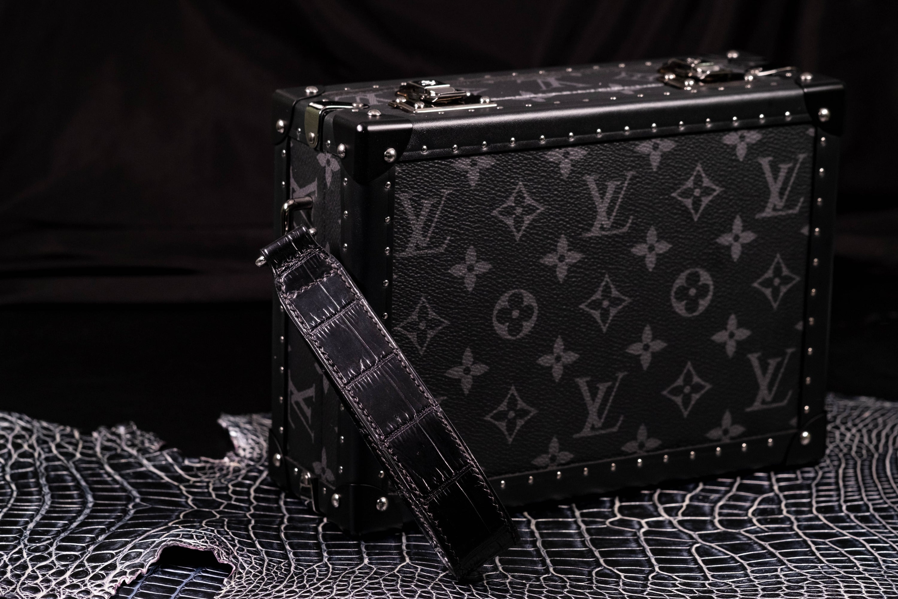 Bespoke Clutch Box Bag Strap in Black Crocodile – Solitaire Official