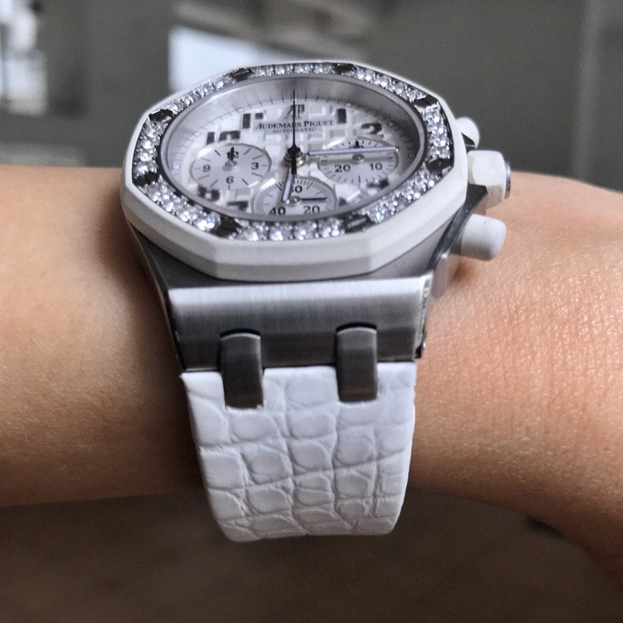 Bespoke Watch Strap in White Circular Grains Alligator – Solitaire Official